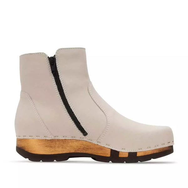 Olga – women's clog ankle boots with a flexible wooden sole